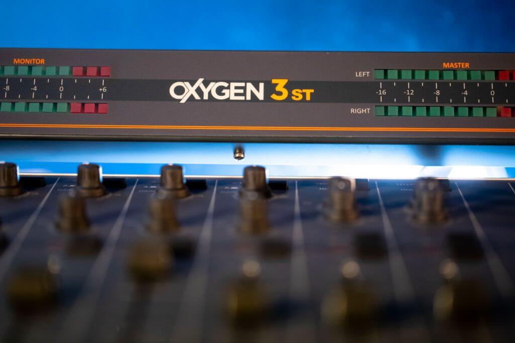 Broadcast Mixing Console | Oxygen 3 ST Axel Technology