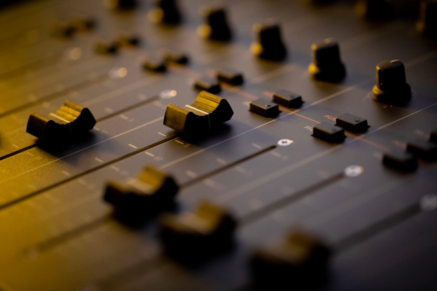 Broadcast Mixing Console | Oxygen 3 ST Axel Technology